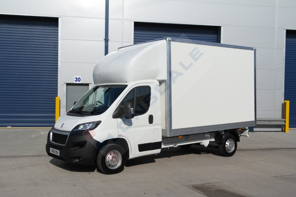 Peugeot Boxer Luton Body van 13.4ft 335L3 2.0BlueHDi 160ps Euro 6 ...